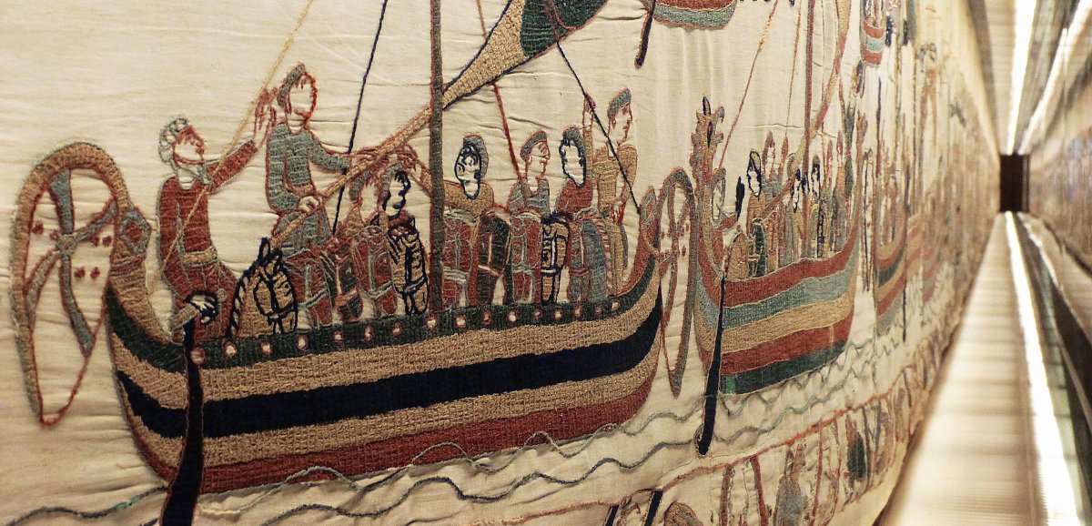 Tapisserie de Bayeux. Le feu vert est donné pour son transport après ...